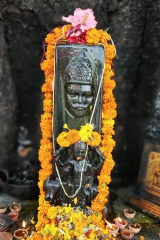 Shani Dev Maha Mantra for Good Luck - Om Sham Shanicharaya Namah ...